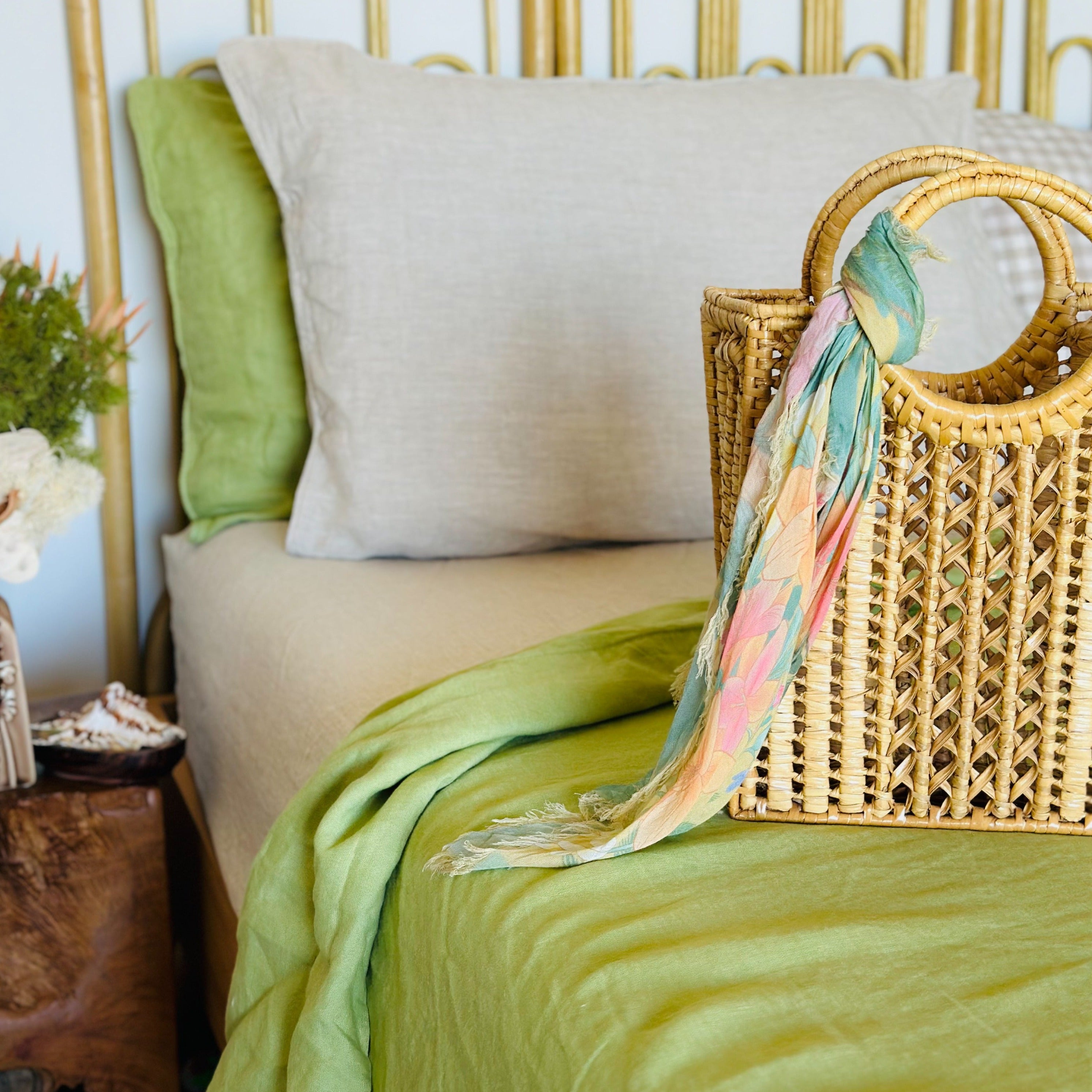 Apple Linen Queen Fitted Sheet – beddie.com.au